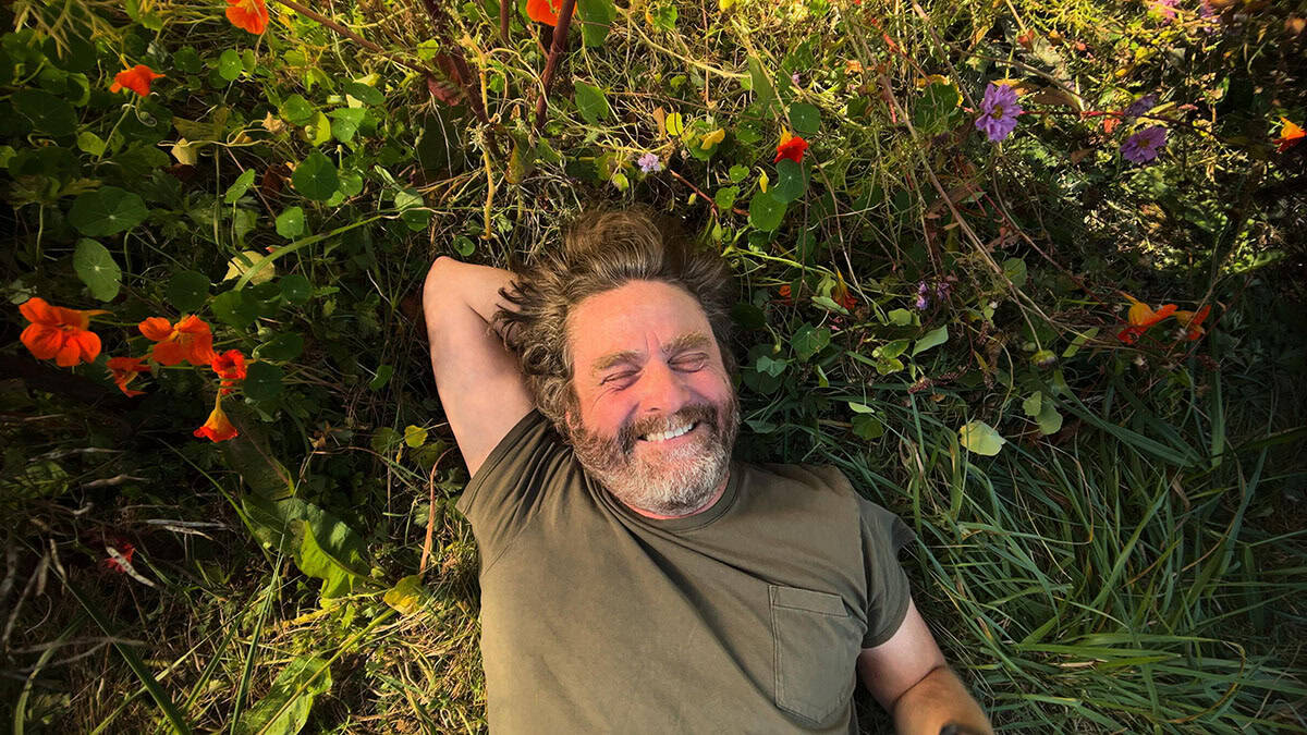 Greek-American Zach Galifianakis Debuts New Netflix Series, ‘This Is A ...